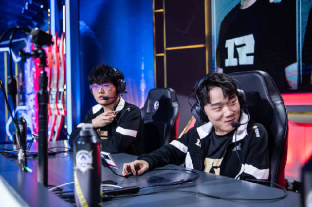 最初与cat离开RNGM来到AG超玩会，六点六却选择留下，到底为什么_腾讯新闻