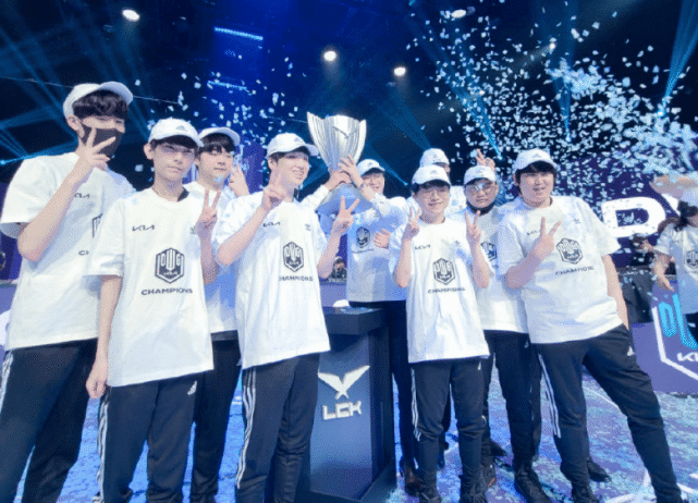 MAD主教练：LCK其他队远落后DK，LPL和LEC在进步_腾讯新闻