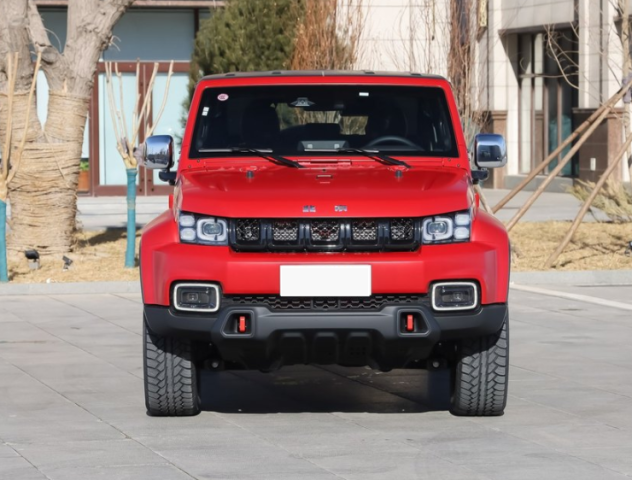 北汽BJ40体验：内饰升级，搭载悬浮屏，入门2.0T，15.98万起_腾讯新闻