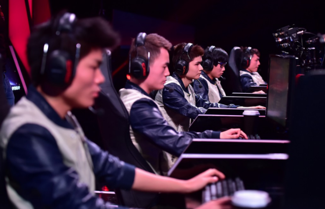 历届全球总决赛LPL战队成绩一览！S9最好，S5最差_腾讯新闻