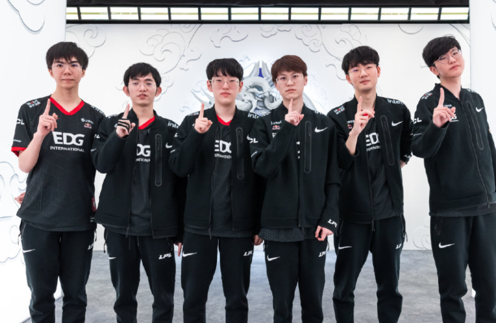 DK半决赛再战T1，MAD辅助力挺EDG，Ghost斩获新外号_腾讯新闻