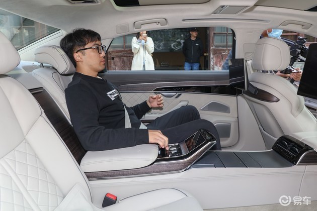 最强豪华座驾迎来挑战？迈巴赫S480、A8L霍希版的气场比拼_腾讯新闻