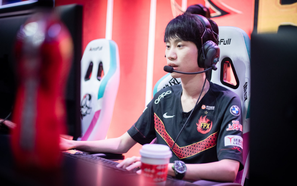 为Doinb正名？Bin复刻肉装刀妹战绩豪华：这套出装猛，他没打出来_腾讯新闻