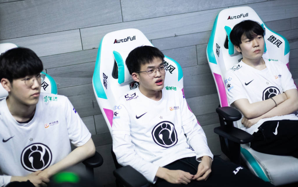 IG双杀LNG挺进NEST四强，官博亲自发声，FPX松少力挺Xzz_腾讯新闻