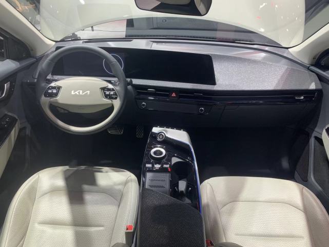 起亚EV6 28.28万元起售，EV5实车首秀，韩系电动车能否靠它俩翻身？_腾讯新闻