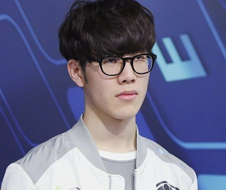 “此子必不能放回LCK”！TheShy正式发文宣布：和IG的合同已到期_腾讯新闻