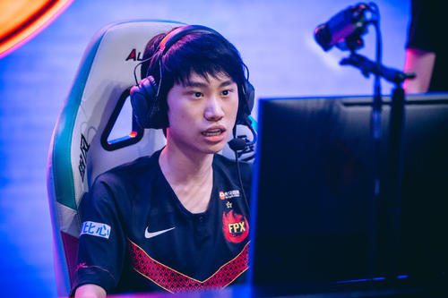 中国李宁，天选华子？OBGG已经将Doinb划入LNG_腾讯新闻