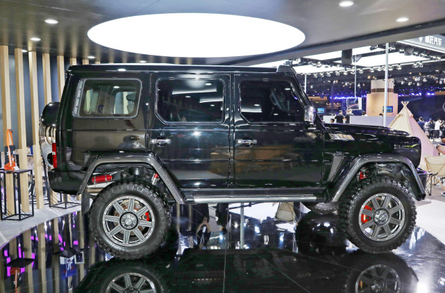 北汽版的大G，BJ80新车型亮相，外观很霸气，搭载3.0T动力_腾讯新闻