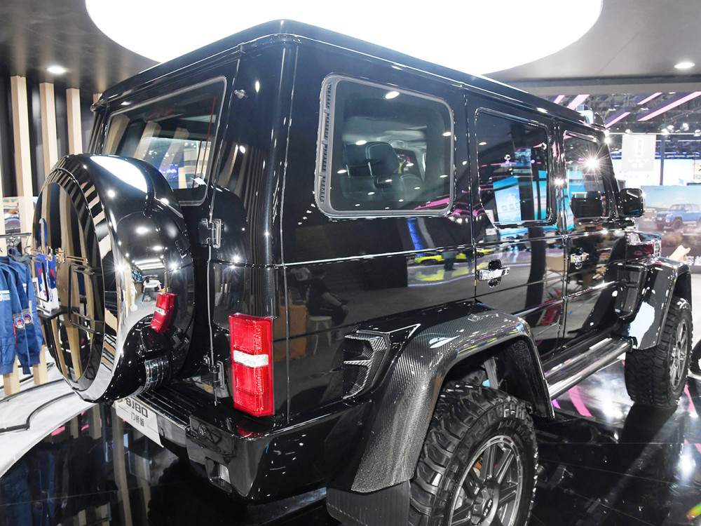 北汽版的大G，BJ80新车型亮相，外观很霸气，搭载3.0T动力_腾讯新闻