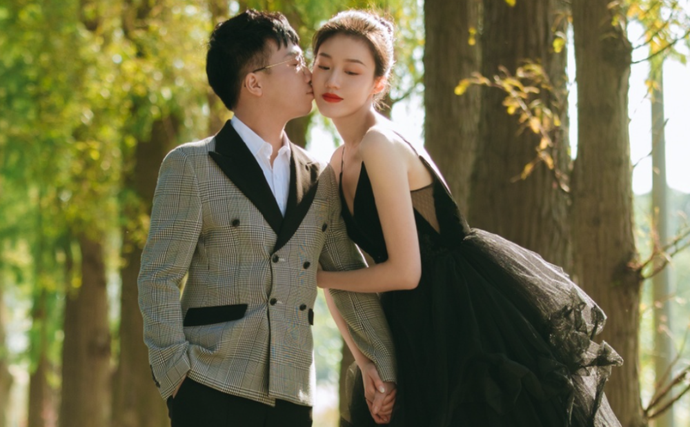 Tabe婚礼完美落幕，Doinb小狗同框出镜，坊间传言不攻自破_腾讯新闻