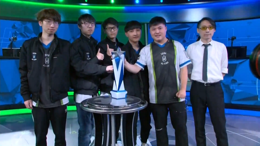 LPL被人遗忘的冠军！Uzi与Meiko搭档下路，以梦之队开启黄金时代_腾讯新闻