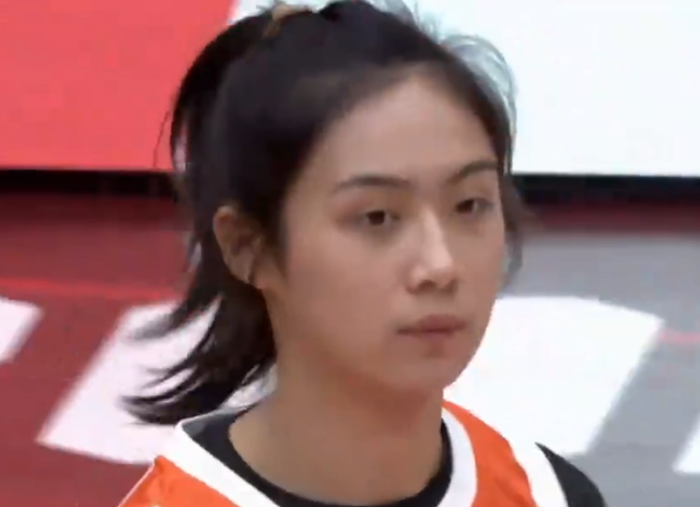 18岁，首次亮相WCBA！身高187cm，女篮顶级颜值！又美又能打啊_腾讯新闻