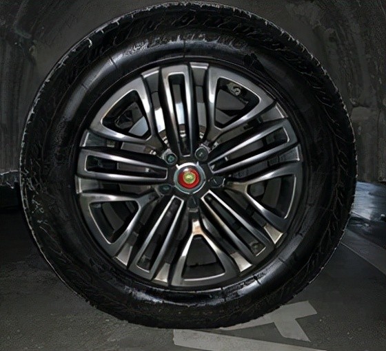 4.0T V8发动机，最大功率265kw，红旗LS7大而不强？_腾讯新闻