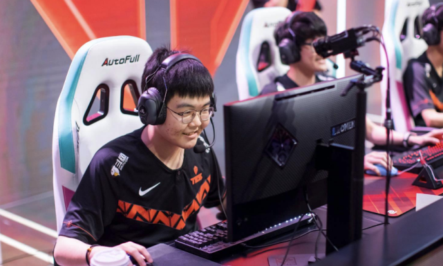 削弱还是加强？369、Missing加盟JDG，其实他更关键_腾讯新闻