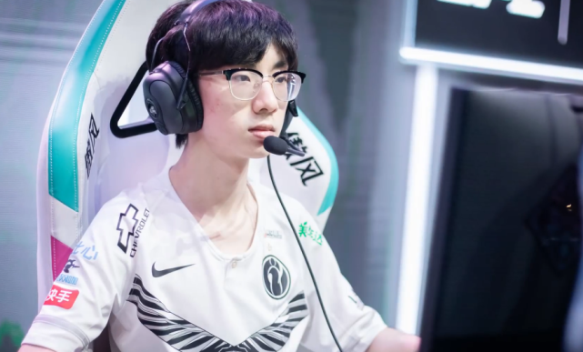 Ning和宝蓝断开连接，S8冠军阵容全部离队，IG正式进入3.0时代_腾讯新闻