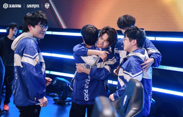eStar花海之前不想打比赛了，SK教练苦苦挽留，最终拿到FMVP！_腾讯新闻