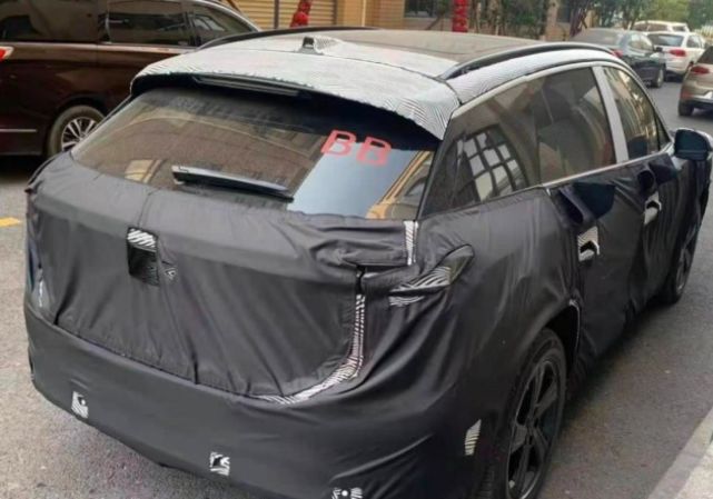 蔚来全新SUV骡车测试谍照曝光 或定名蔚来ES7/NT2.0平台打造_腾讯新闻