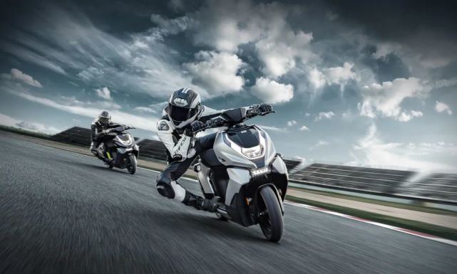 春风ZEEHO极核首款电动踏板摩托车AE8发布，17999元起_腾讯新闻