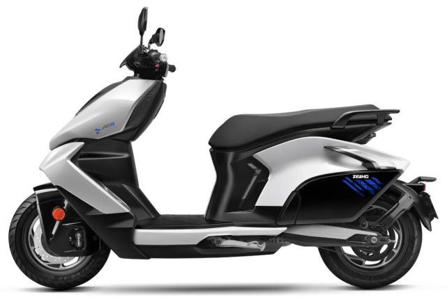 春风ZEEHO极核首款电动踏板摩托车AE8发布，17999元起_腾讯新闻