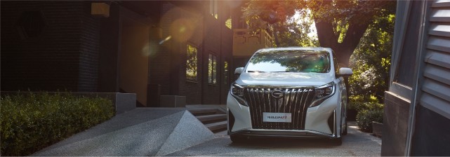 上汽大通G20 PLUS对比传祺M8大师系列 谁才是商务出行的扛把子？_腾讯新闻