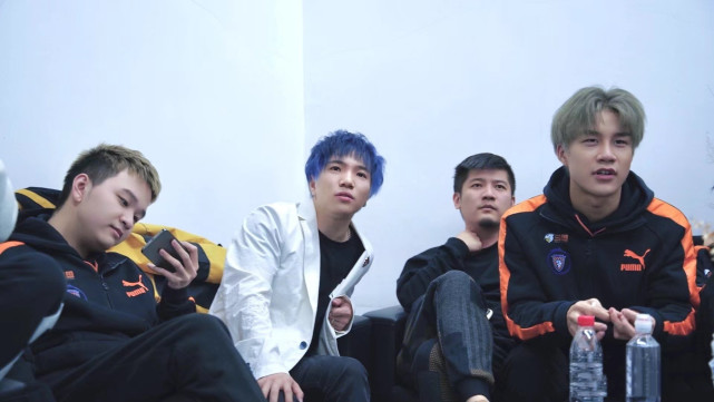 LGD大鹅零封DYG，小北离开AG后找回自我，三局比赛拿到两次MVP！_腾讯新闻