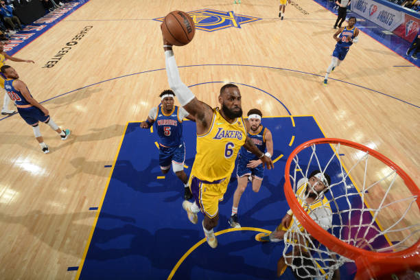 美媒评NBA75大巨星：乔丹居首詹姆斯第二！科比第10库里第15_腾讯新闻