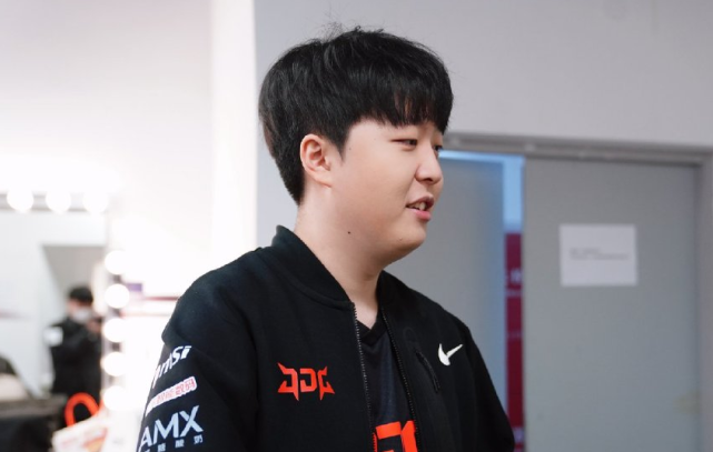 Wink状态来了，JDG大战IG！RNG冲击连胜_腾讯新闻