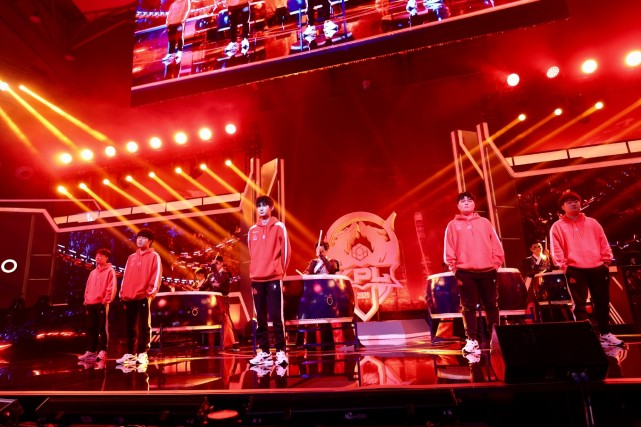 KPL：AG超玩会阵容确定，新教练是他，引进新打野，一诺暂时替补！_腾讯新闻