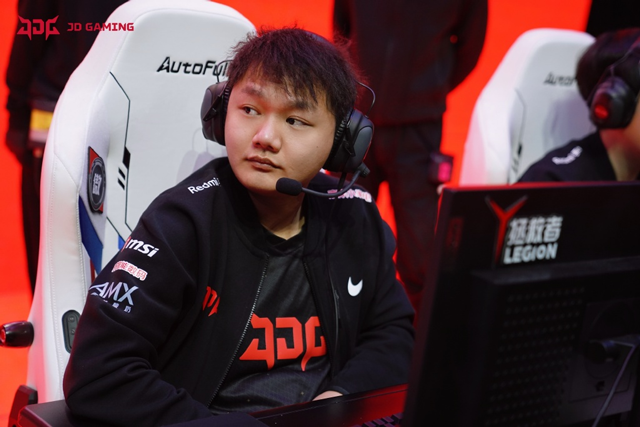 JDG两把翻盘V5，369成功复仇Karsa，节目效果拉满！_腾讯新闻