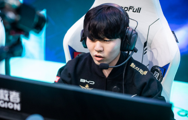 iwandy真的很想上场！LPL选手攻占韩服，前十占了七个_腾讯新闻