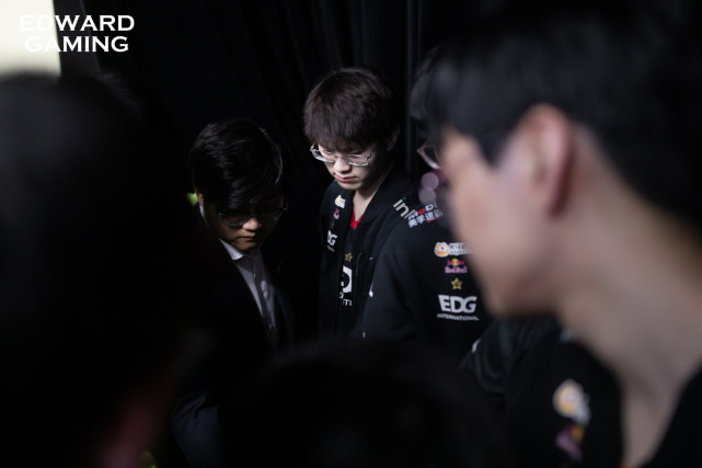 Meiko：和Uzi久别重逢、在赛场上较量还是蛮开心的_腾讯新闻