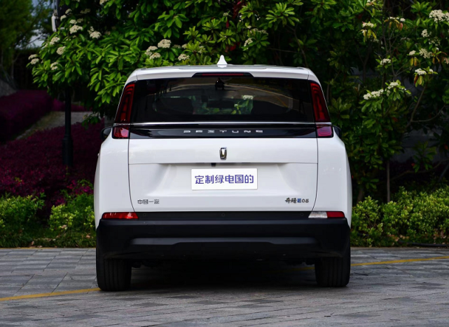 2022款奔腾NAT上市：14.68万元起售，纯电5座MPV，主打网约车市场_腾讯新闻