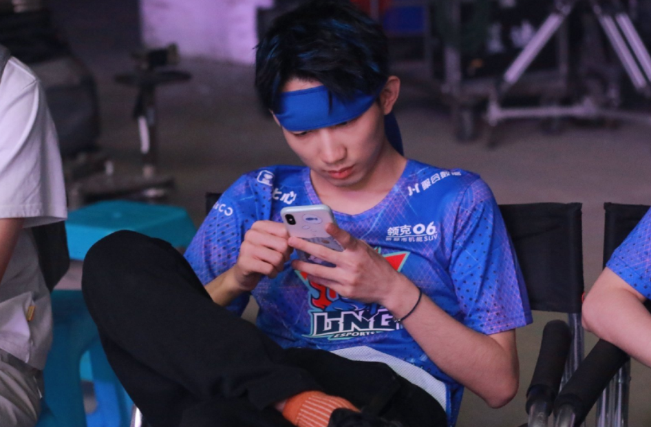 “1807分”！Doinb队友制霸韩服榜1，Rookie反超无望，Canyon被带飞_腾讯新闻