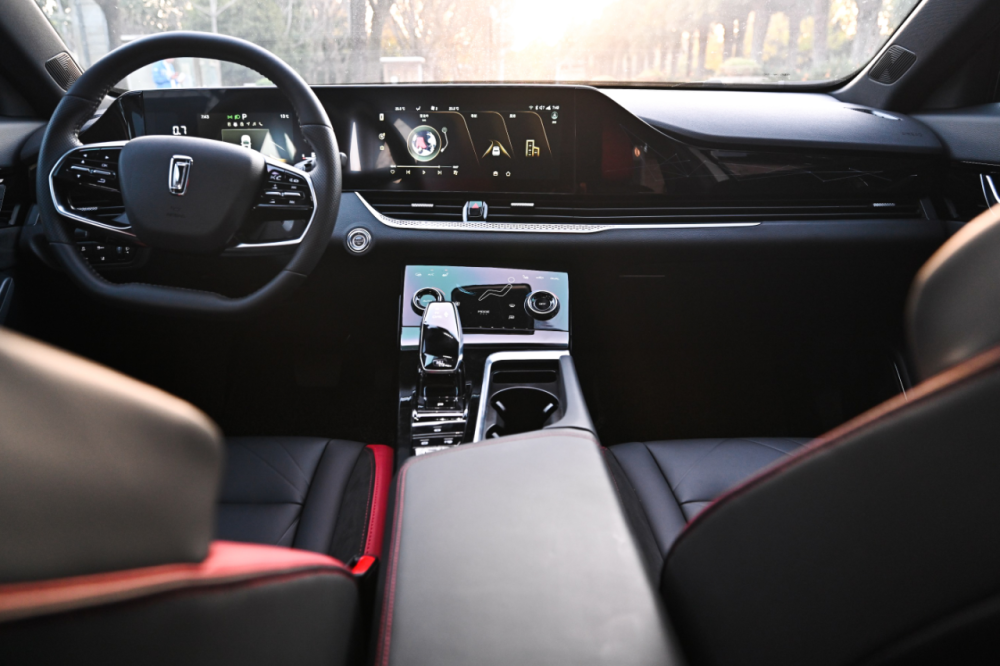 不一样的奔腾车：轿跑SUV奔腾B70S上市，10.99万元起售_腾讯新闻