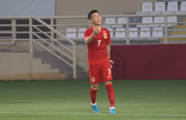 CCTV5凌晨直播，U23男足挑战东道主，洋帅目标赢球，首发阵容浮现_腾讯新闻