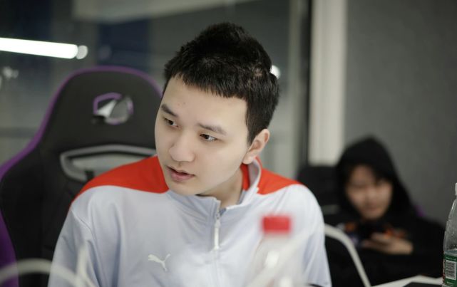 AG超玩会迎来一个坏消息，DYG零封MTG顺利留在A组，可能又会再次拖他们“下水”_腾讯新闻