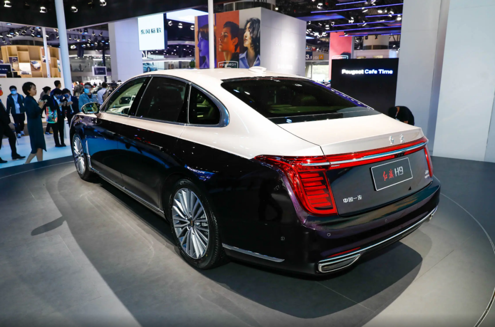 搭载3.0T V6发动机，打造中式豪华，红旗H9到底香不香？_腾讯新闻