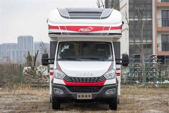 瑞弗V820-6.5版房车，大承载大水大电，满足长时间长距离使用_腾讯新闻