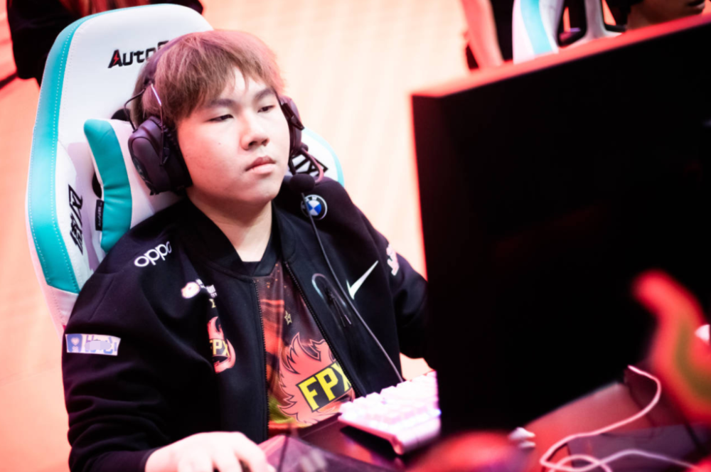 Maple与BO去向明确？Doinb直播爆料，前FPX悍将或重返赛场_腾讯新闻