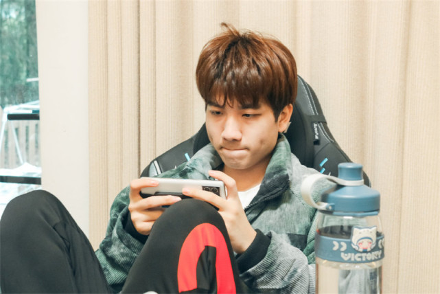 GK3比2战胜TTG豪取三连胜，顺利拿到胜者组席位，鹏鹏0杀拿MVP_腾讯新闻