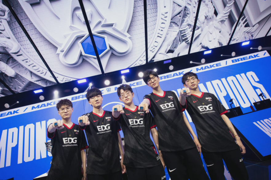 “EDG皮肤原画泄露，销量或超IG限定”！悠米撞脸Meiko，月男超帅_腾讯新闻