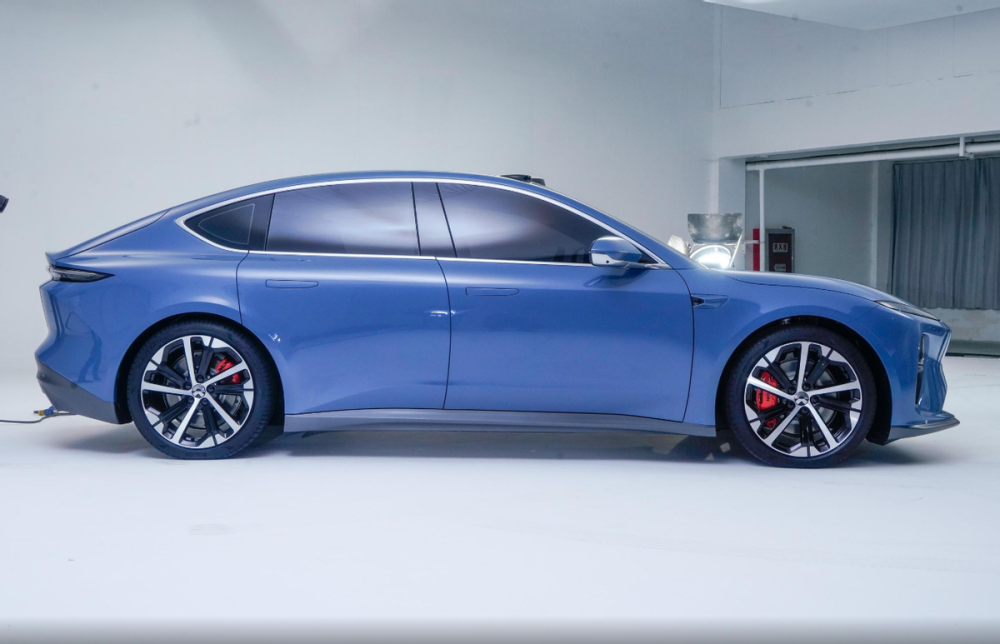 700km续航，百公里加速4.3秒，蔚来ET5香不香_腾讯新闻