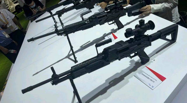 QJS201班用机枪：已在我军多个部队试列装，或将取代95式班用机枪_腾讯新闻