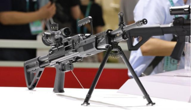 QJS201班用机枪：已在我军多个部队试列装，或将取代95式班用机枪_腾讯新闻