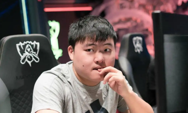 MSI历届FMVP盘点：ADC选手出现两次，上单位置还空着_腾讯新闻