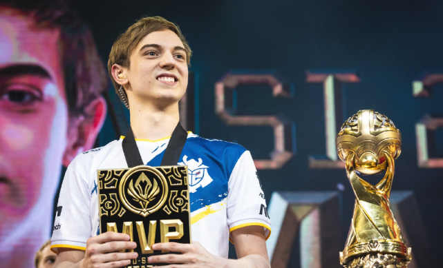 MSI历届FMVP盘点：ADC选手出现两次，上单位置还空着_腾讯新闻