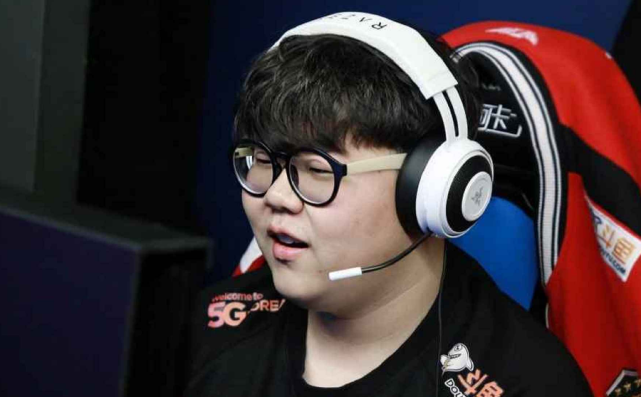 MSI历届FMVP盘点：ADC选手出现两次，上单位置还空着_腾讯新闻