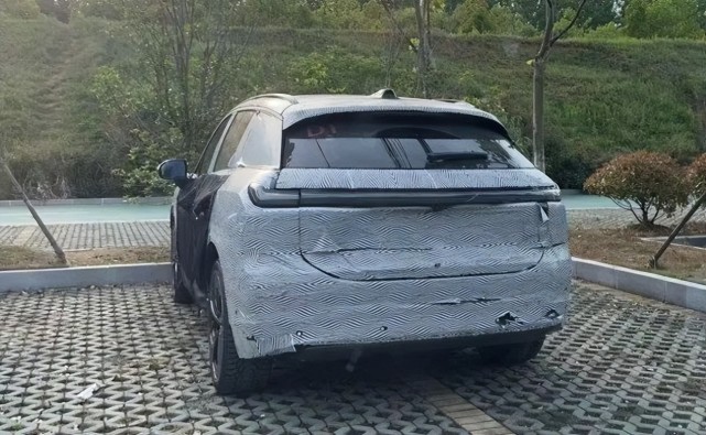 蔚来ES7谍照曝光，对标国产宝马X5，有几分胜算？_腾讯新闻