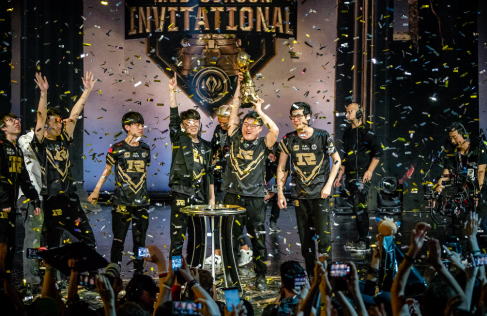 盘点历届MSI冠军战队，EDG开创历史，RNG与SKT都拿到过两次冠军_腾讯新闻