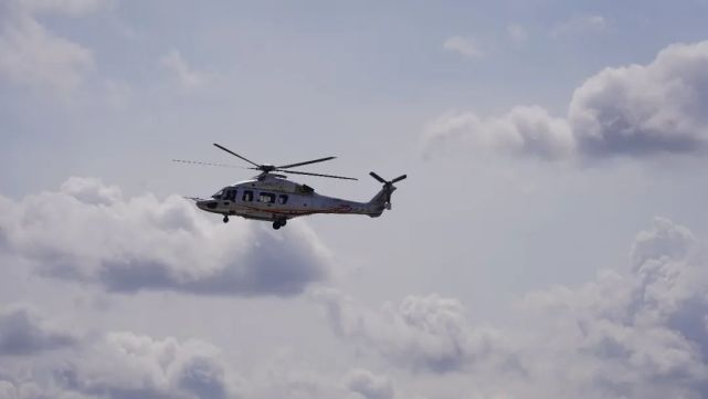 AC352直升机完成局方审定试飞 适航取证进入倒计时_腾讯新闻